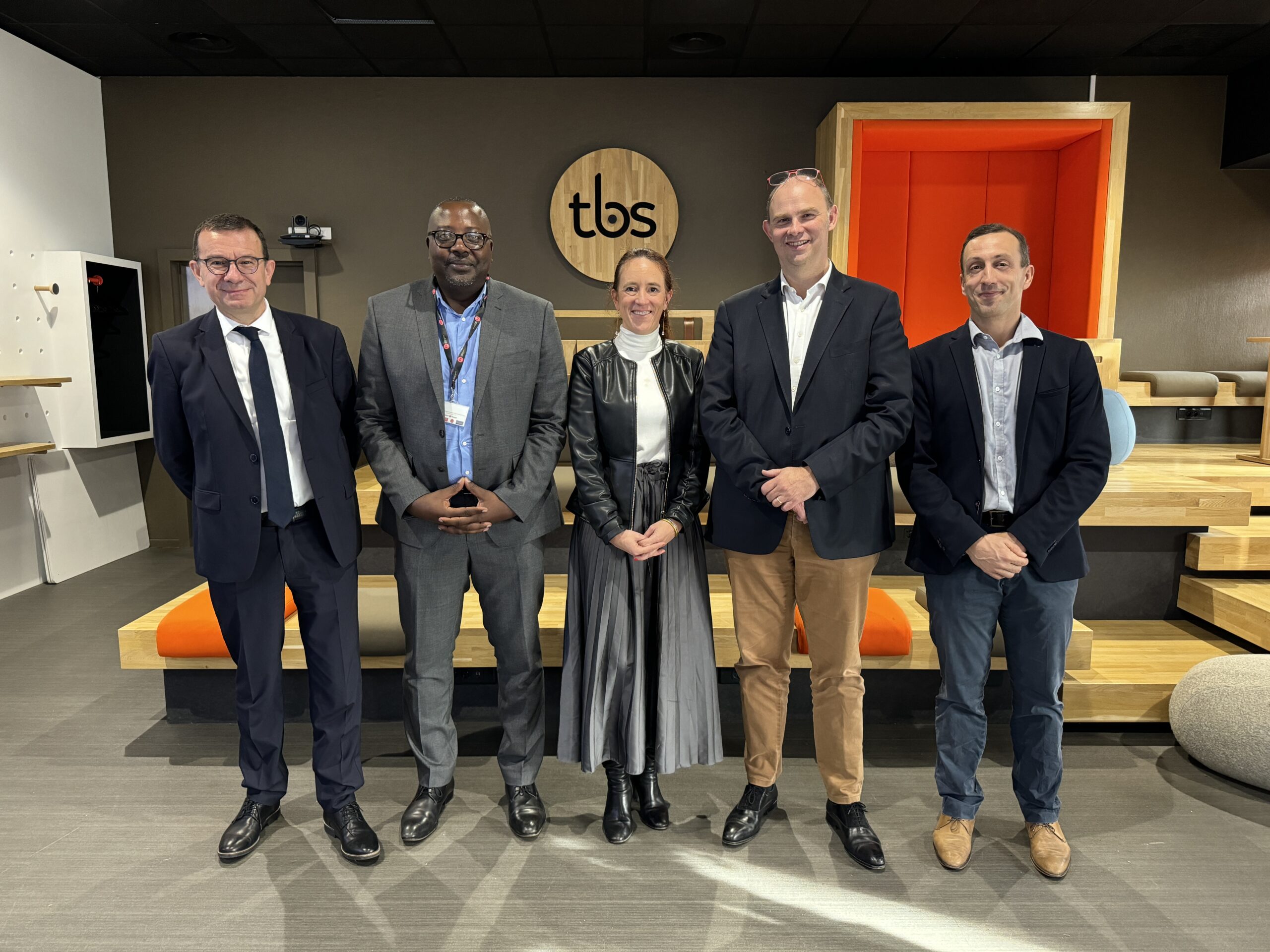 TBS EDUCATION SIGNS A CHAIR IN ARTIFICIAL INTELLIGENCE IN INDUSTRY WITH APEM | TBS Education